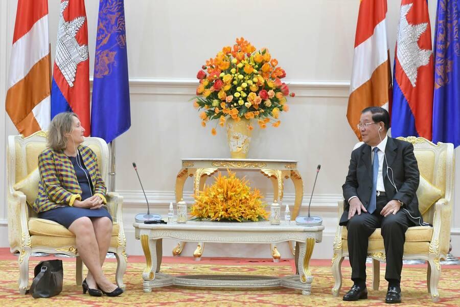 ក្នុងឱកាស ចូលជួបសម្ដែងការគួរសម និងជម្រាបលា របស់លោកជំទាវ Tina Redshaw ...