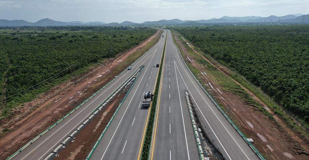 ផ្ទាំងទឹកកកយក្សរបស់ស្វីស រលាយអស់ពាក់កណ្ដាល ...